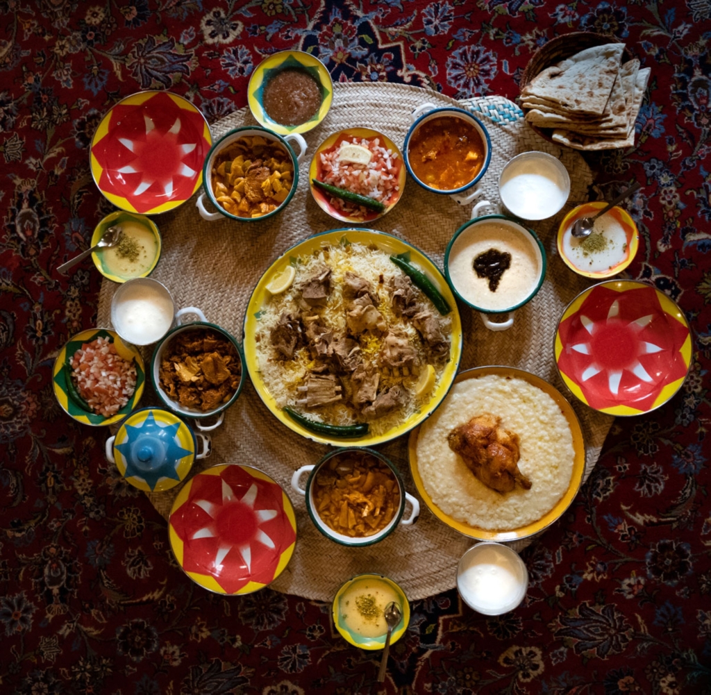 Plats traditionnels saoudiens à goûter en voyage | NoussoukiTravel